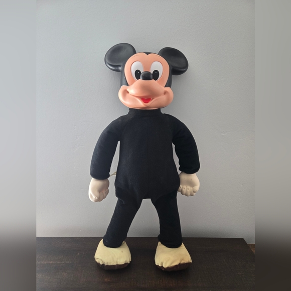 Disney | Toys | Vintage 97s Marching Mickey Mouse Walt Disney Hasbro ...